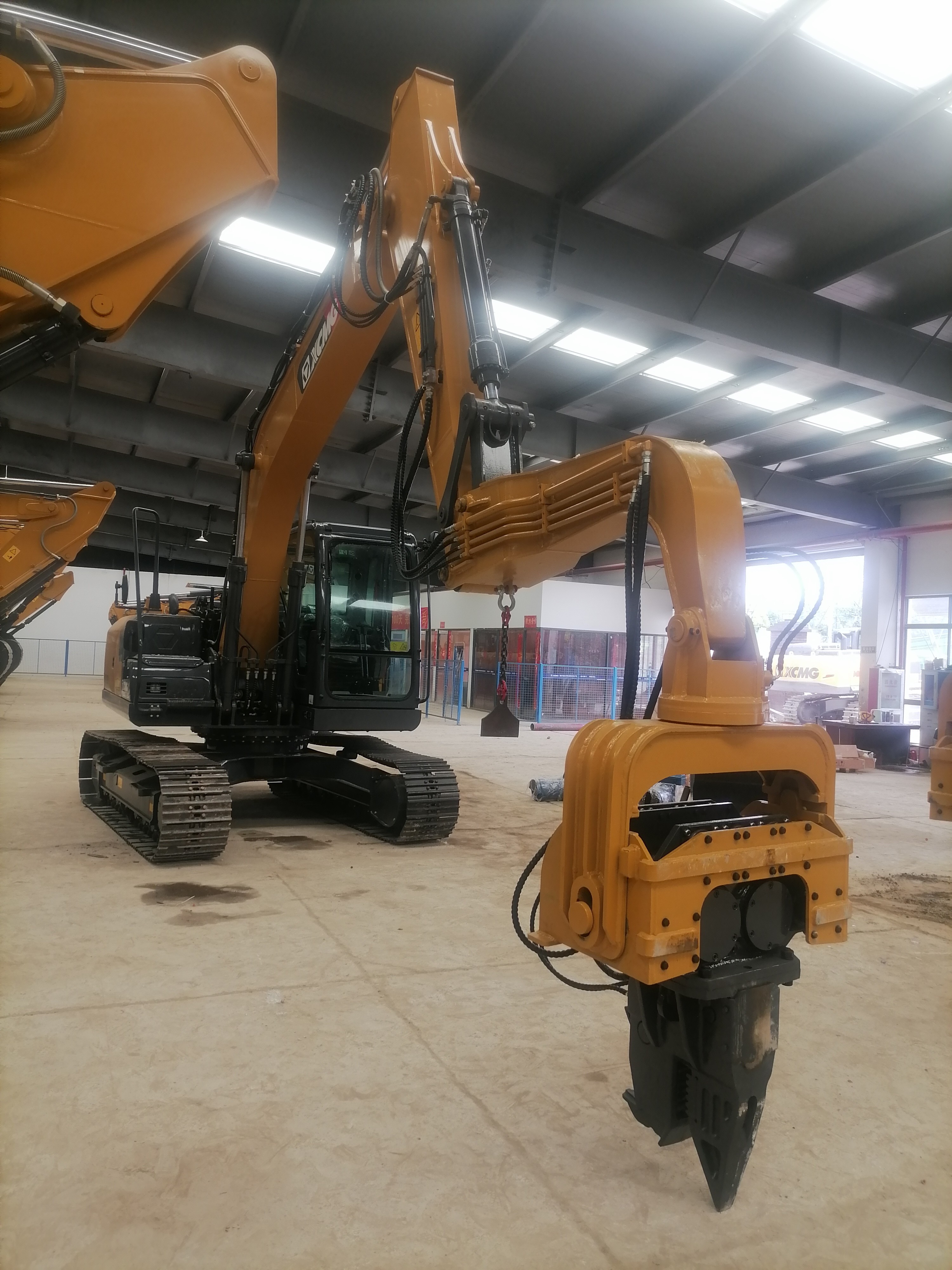 6 - 60 Ton Excavator Mounted Hydraulic Vibrating Pile Driver For Piling ...