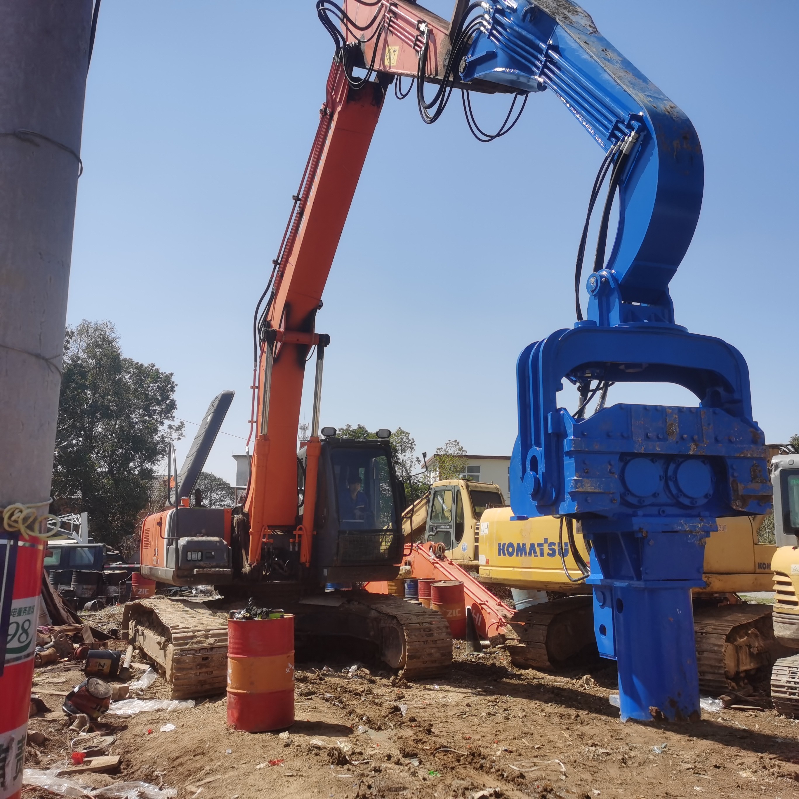 PV Pile Clamp Excavator Mounted Vibro Hammer For Solar / Wind ...