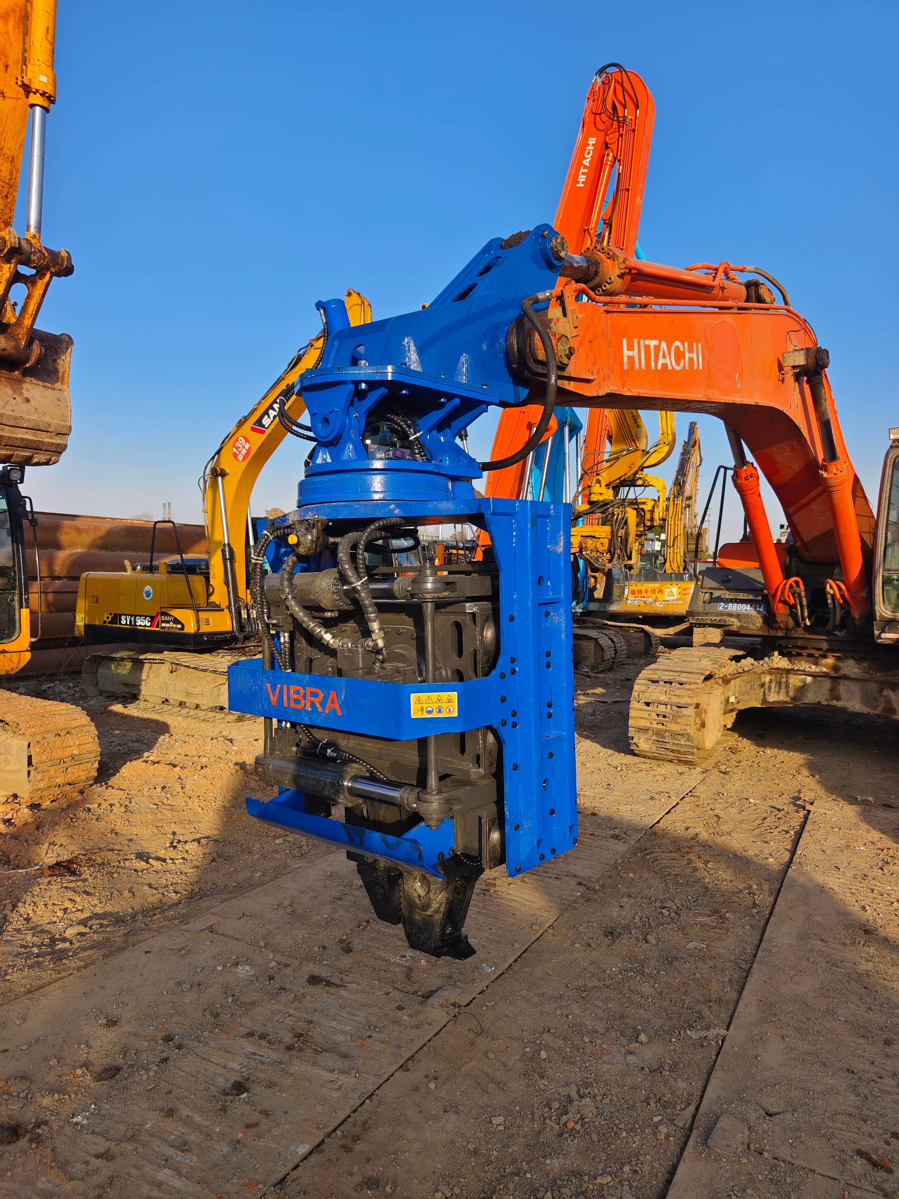 10 M/min Pile Lifting Speed Side Grip Pile Driver with Speed ...