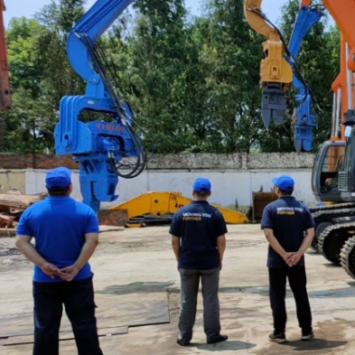 PCF-300 Series Pile Hammer: 3500 RPM High-Frequency & Excavator-Mounted ...