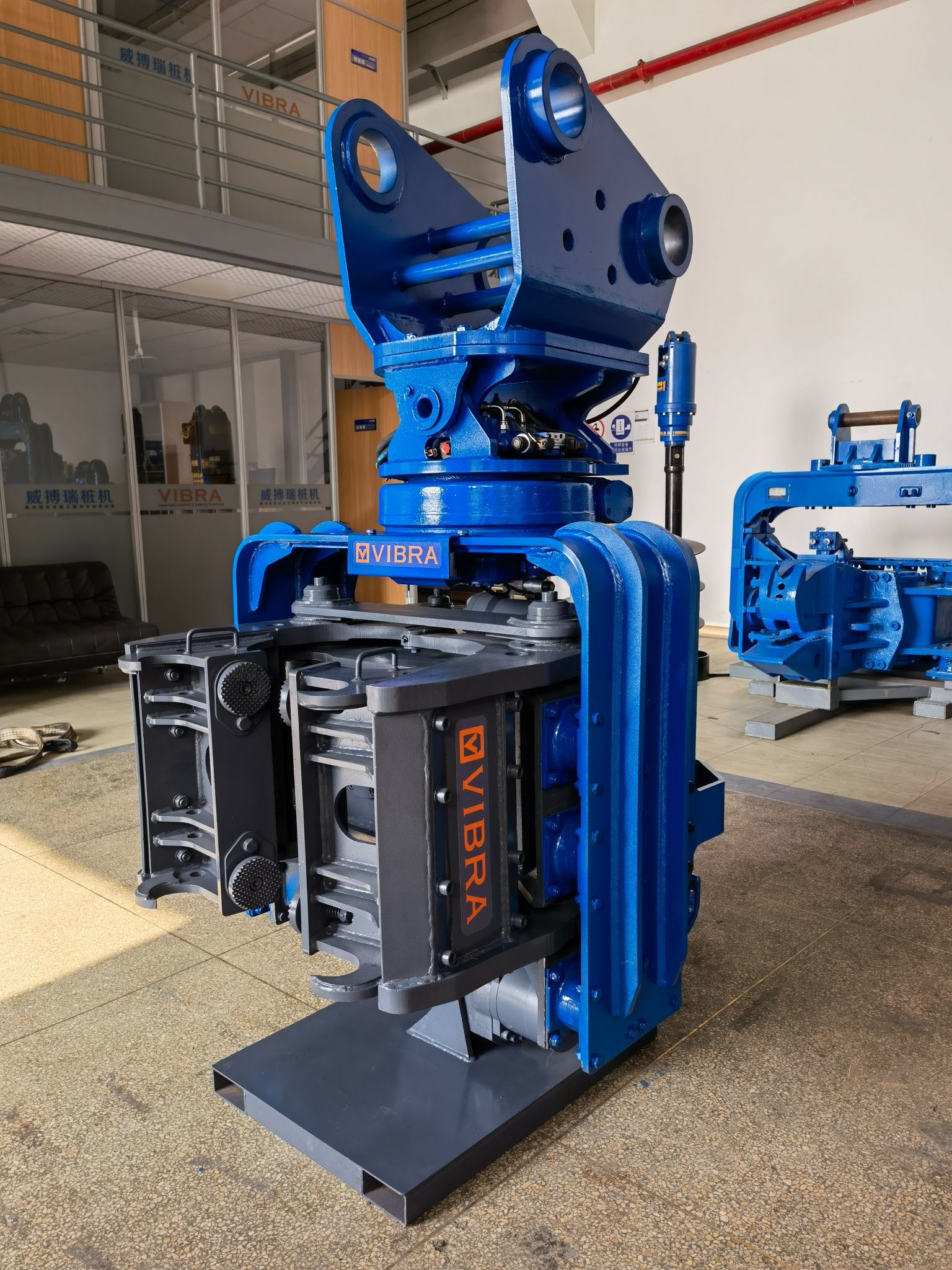 Hydraulic Side Grip Mini Excavator Pile Driver For Narrow Space Working ...