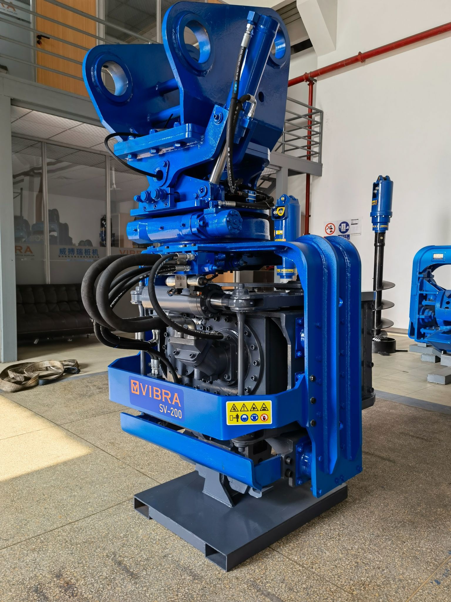 Hydraulic Side Grip Mini Excavator Pile Driver For Narrow Space Working ...